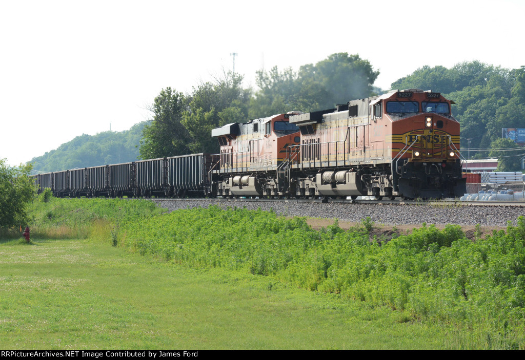 BNSF 5227 EAST